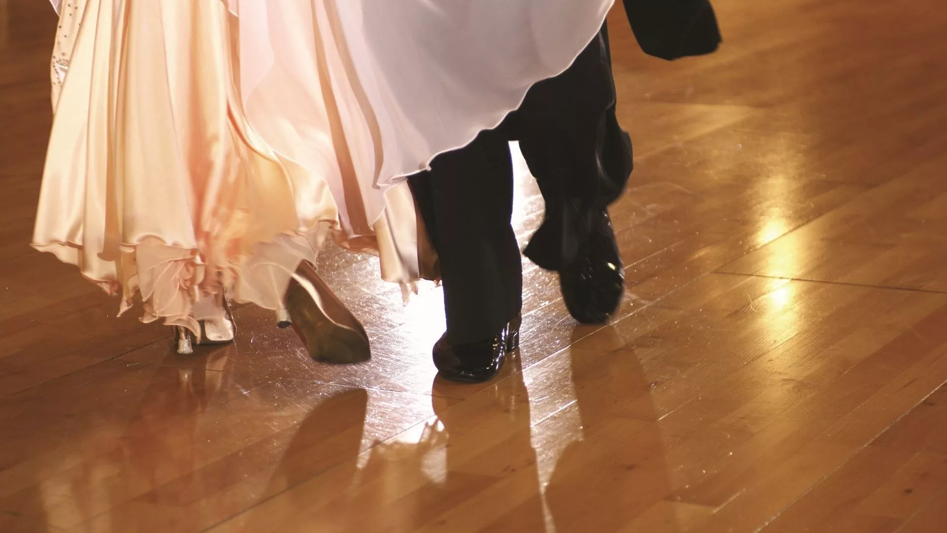 Dance Classes | Ballroom Lessons Near Me | Kelly's Resort Hotel